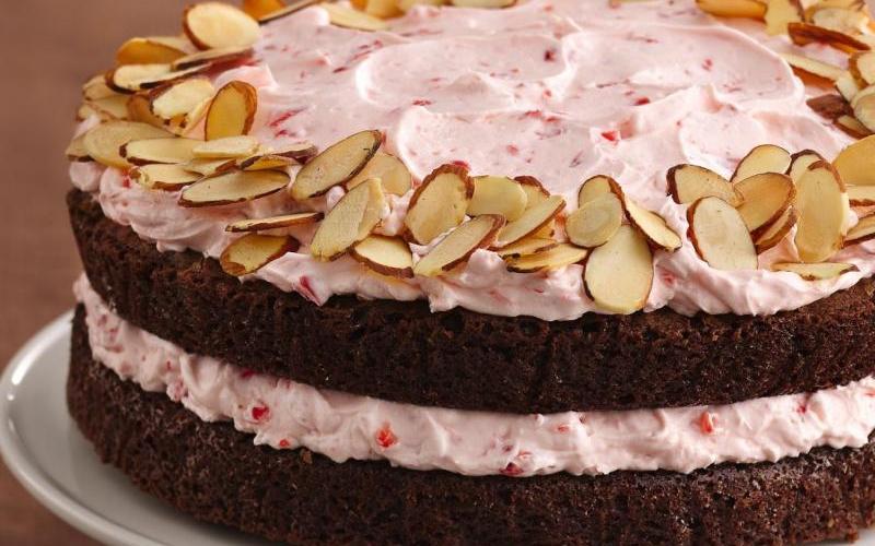Torta brownie con mousse de frutilla | Recetas de Johanna Prato Torta brownie con mousse de frutilla | Recetas de Johanna Prato
